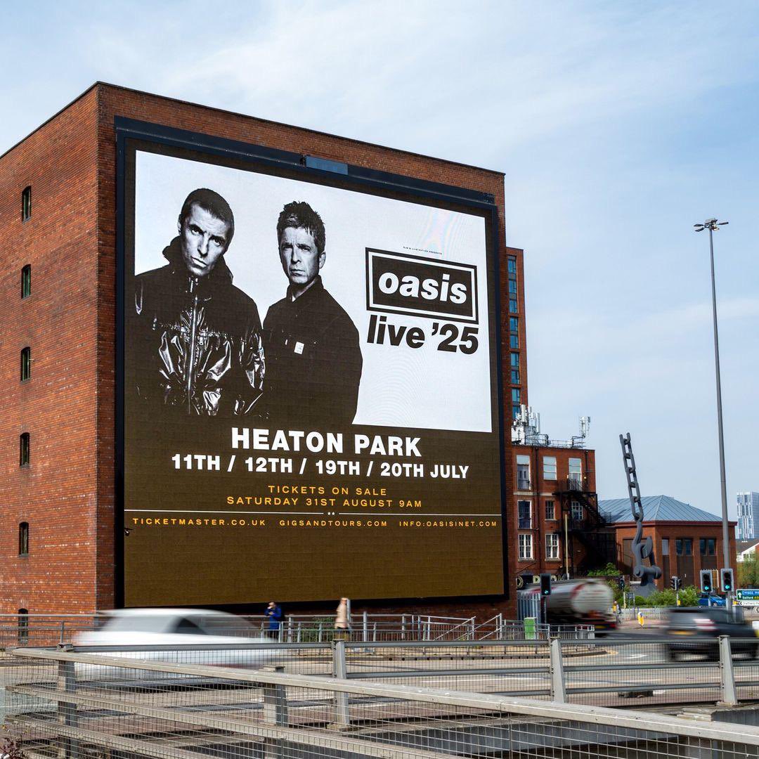 You've got your Oasis ticket—now, here’s how to book a hotel. - Share Talk